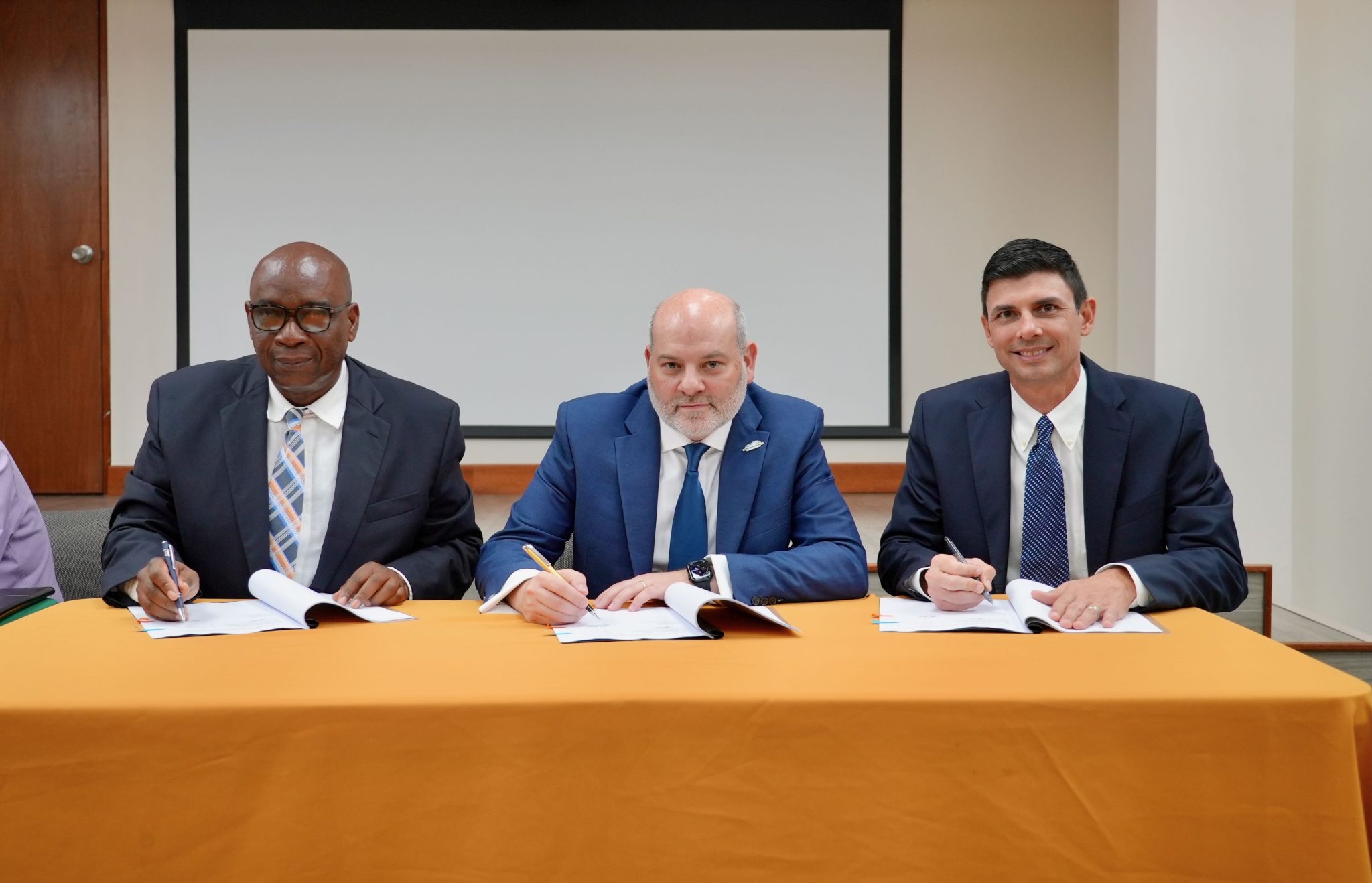 APUA Signs Agreement With Seven Seas – Antigua Public Utilities ...